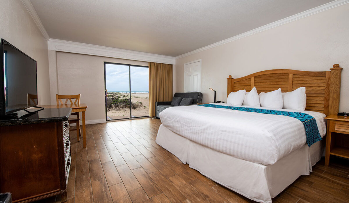 Beachfront Cabanas - Isla Grand